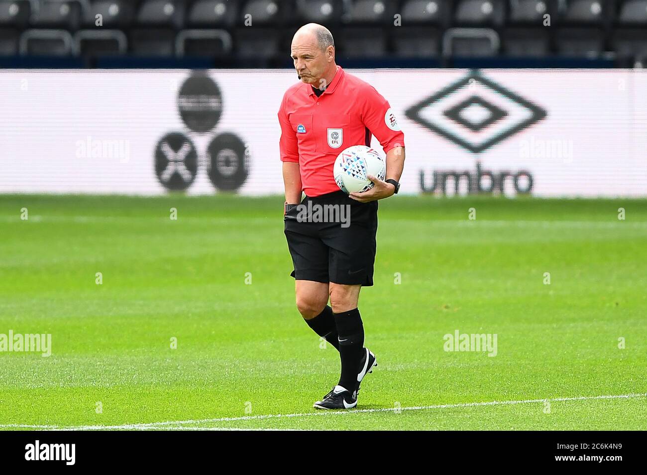 Referee scott duncan hi-res stock photography and images - Alamy