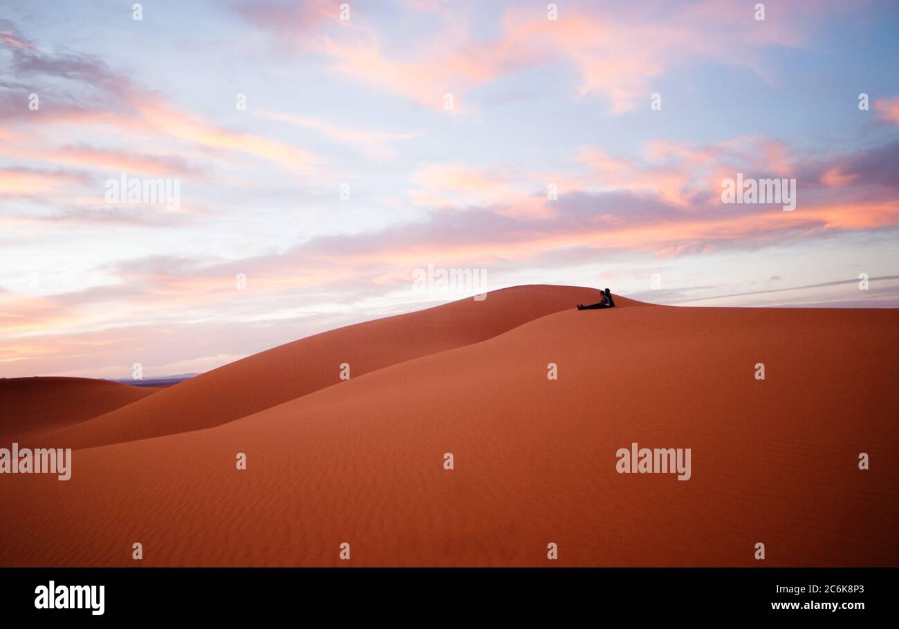 Sahara desert sand dunes sunset hi-res stock photography and images - Alamy