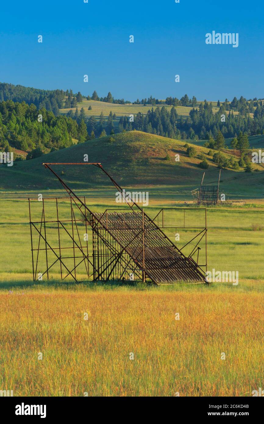 Hay stacker hi-res stock photography and images - Alamy