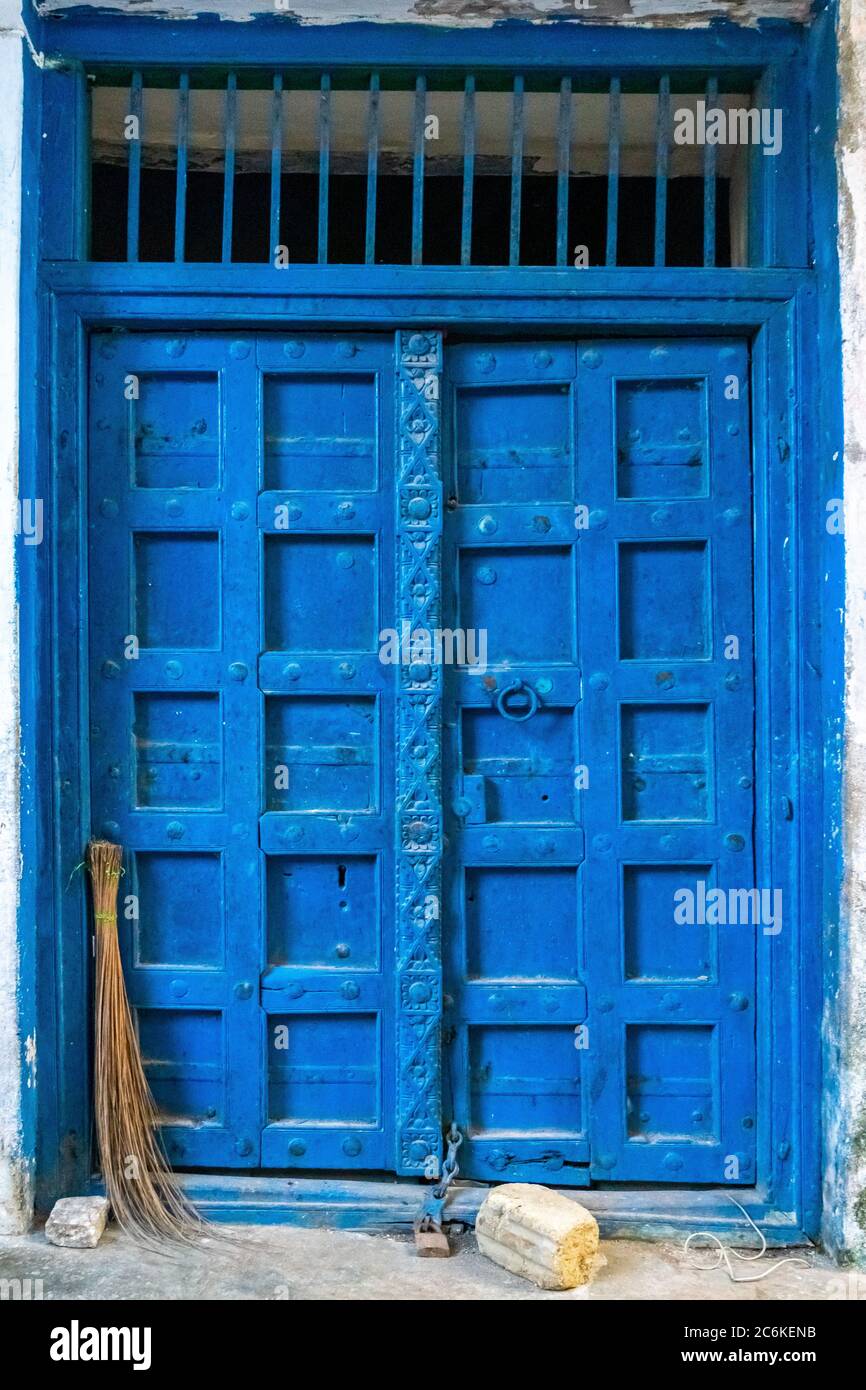 Zanzibar wood door hi-res stock photography and images - Alamy