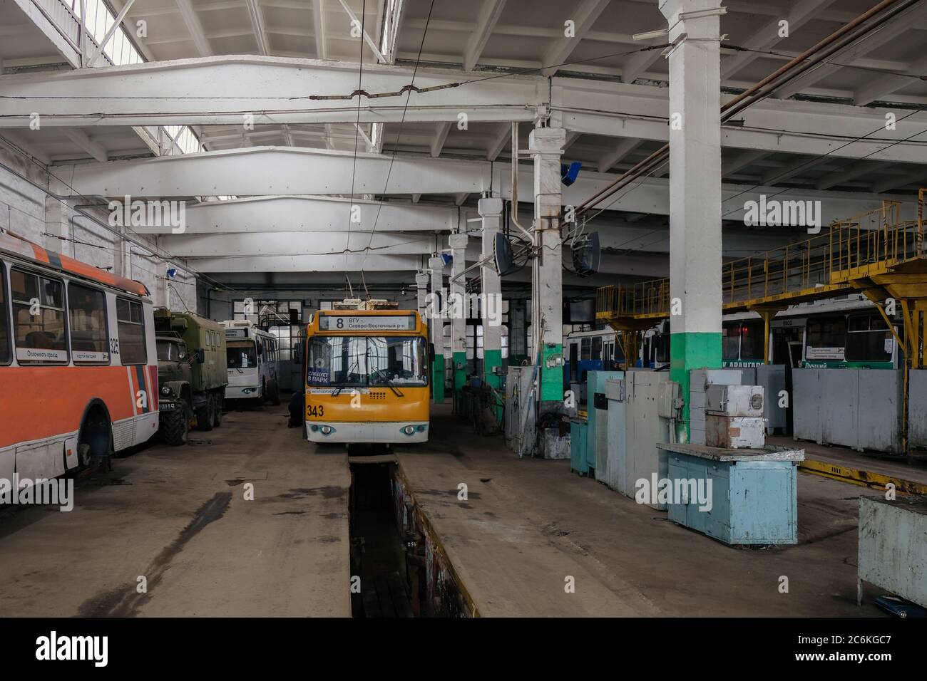 Bus workshop hi-res stock photography and images - Alamy