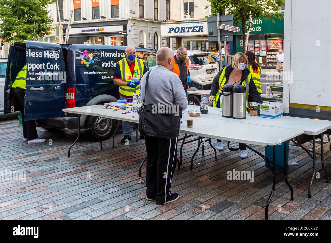 Homeless support hi-res stock photography and images - Alamy