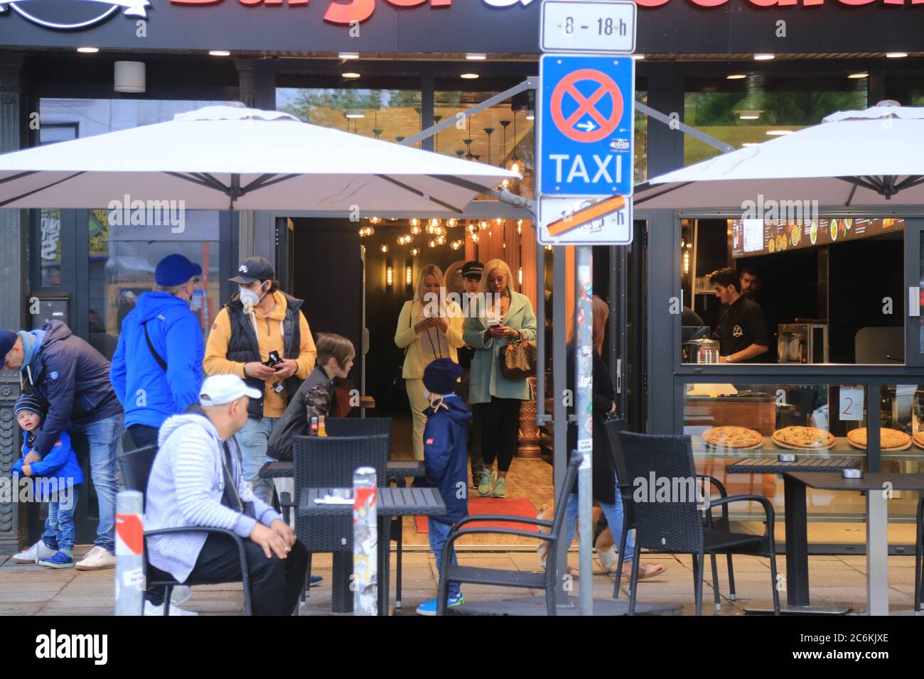 Leoni „Barbie“ Baltz, Josephine Jochmann (Josimelonie, Schlagersängerin ...