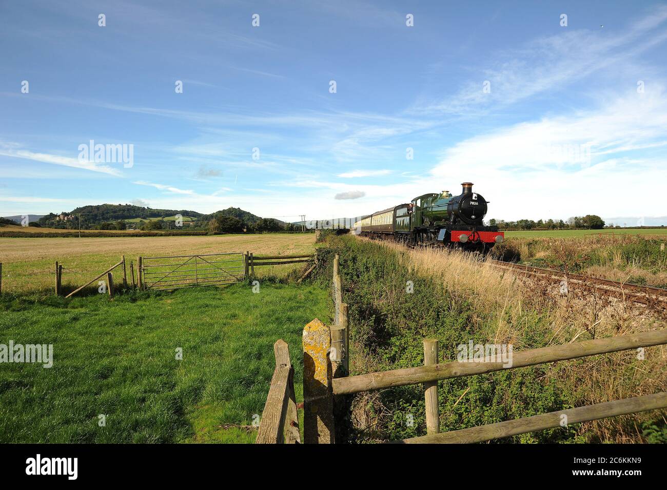 "Odney Manor" approaching Blue Anchor Station with a train from ...