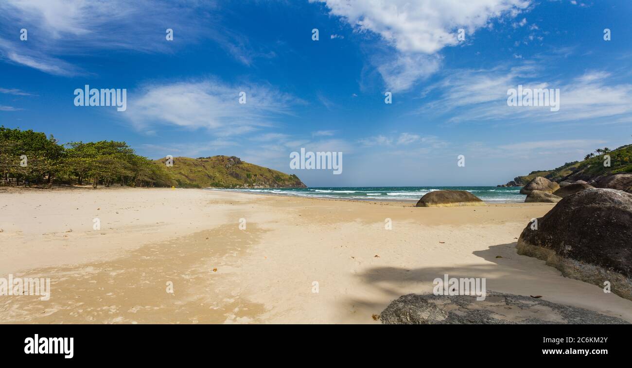 Brazilian tropical beach during summer in Ilhabela, São Paulo, Brazil ...