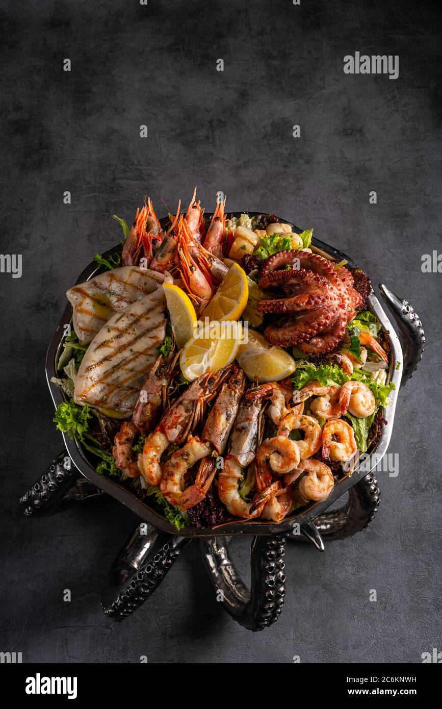 Mixed Seafood Contain Blue Crabs, Mussels, Big Shrimps, Calamari Squids ...