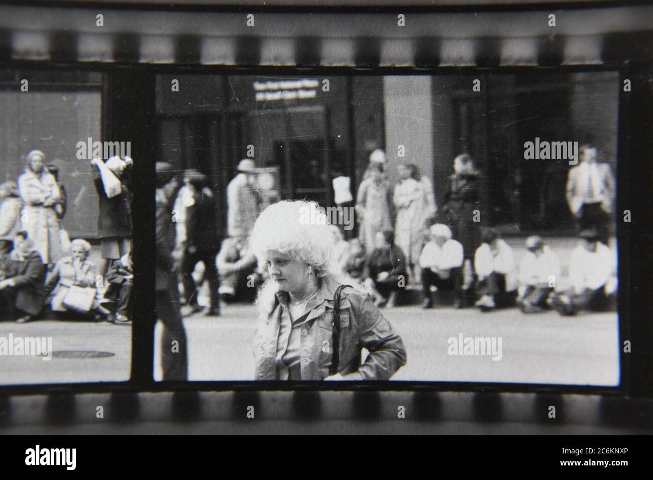 1970s crowd sidewalk hi-res stock photography and images - Alamy
