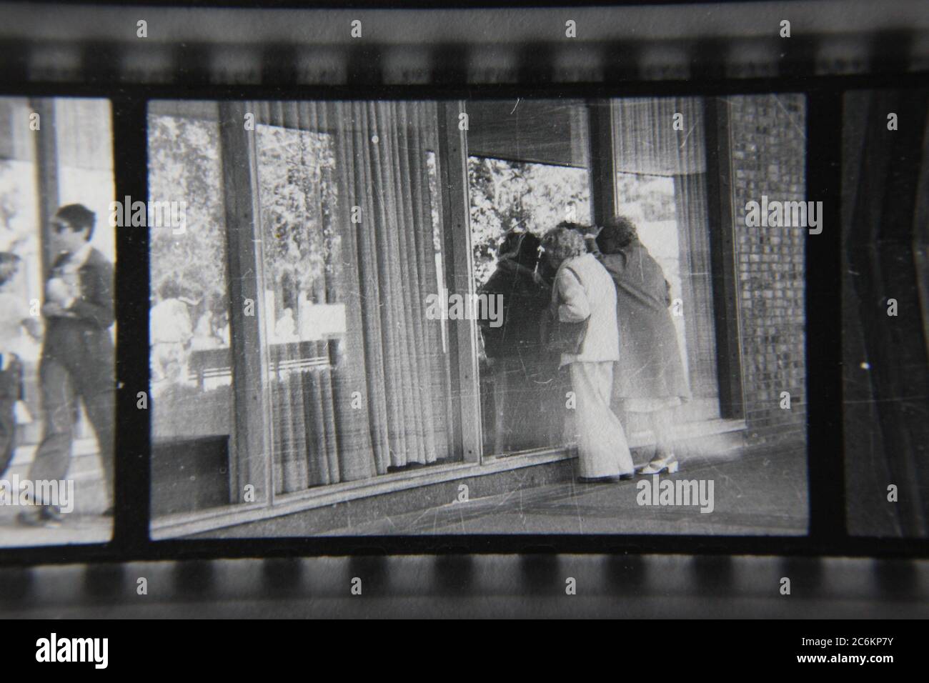 Two middle class ladies shop hi-res stock photography and images - Alamy