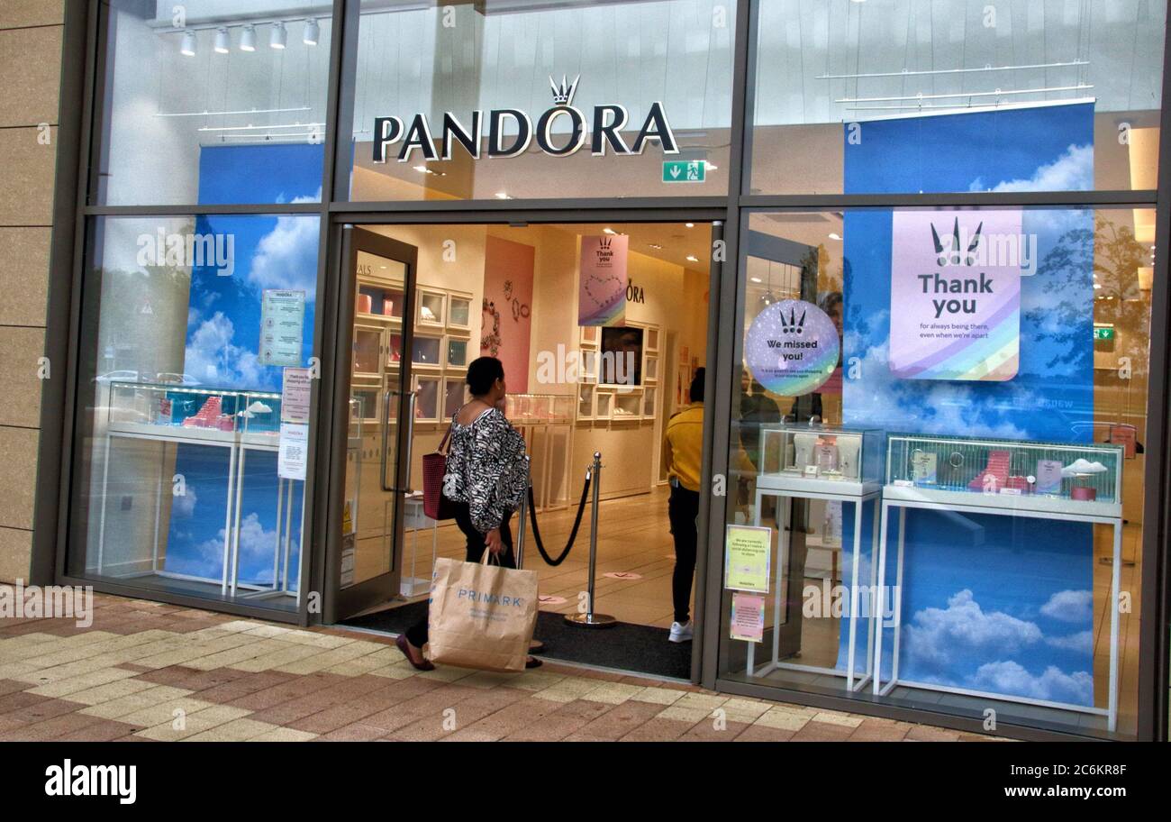 A woman seen entering at Pandora store at Rushden Lakes complex Stock ...