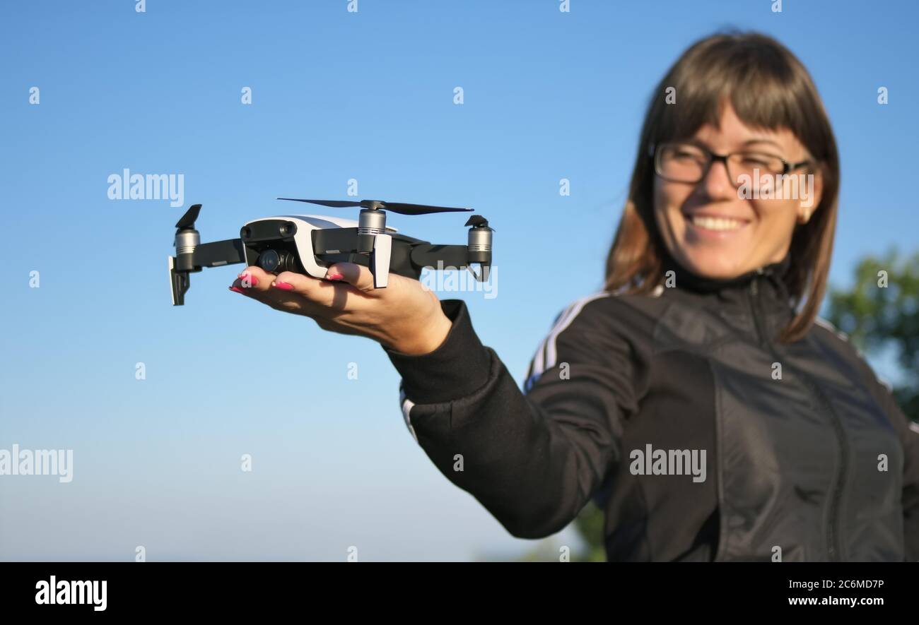 Hand launch drone hi-res stock photography and images - Alamy