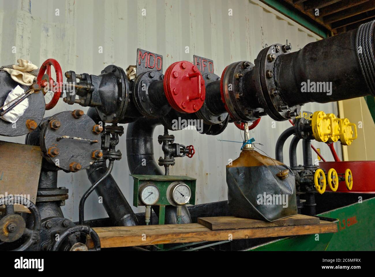 Bunkering manifold hi-res stock photography and images - Alamy