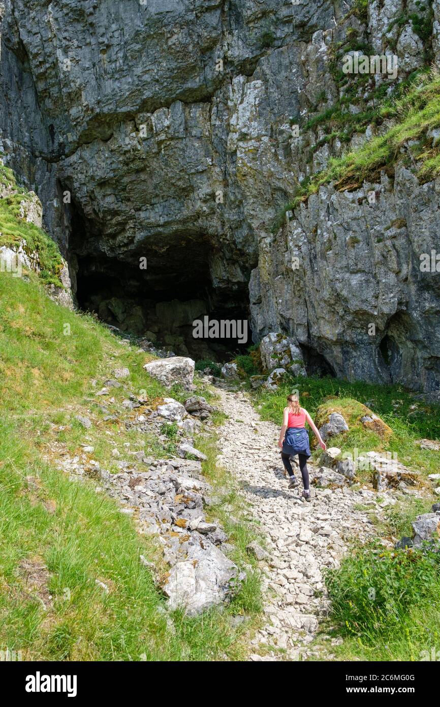 Victoria cave north yorkshire hi-res stock photography and images - Alamy