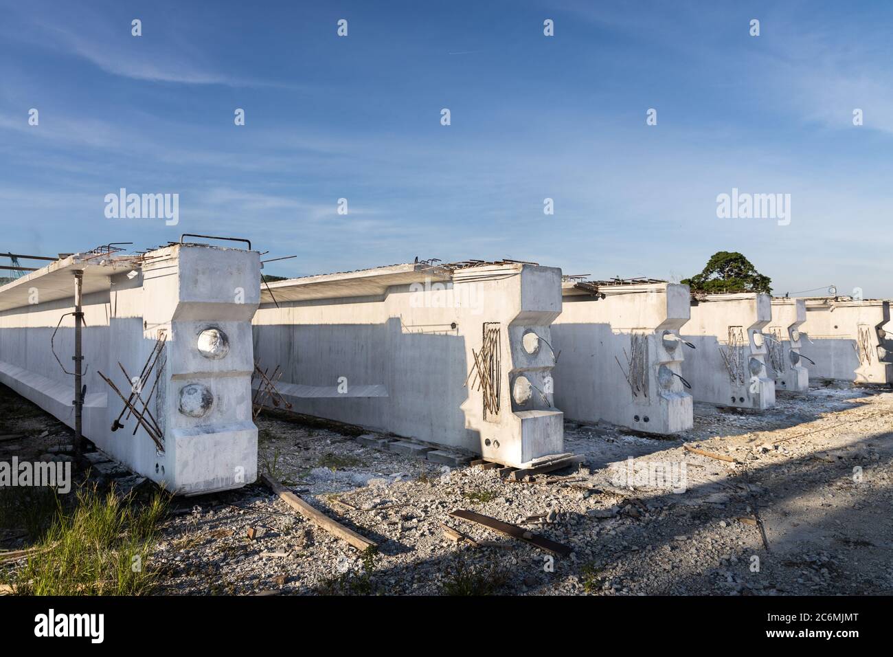 Pre-fabricated concreate beams for construction of mass rail transit ...