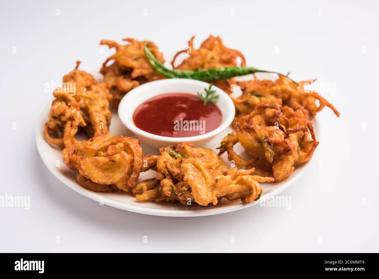 Fried onion pakora or Pyaj Pakoda also known as Crispy Kanda bhaji ...