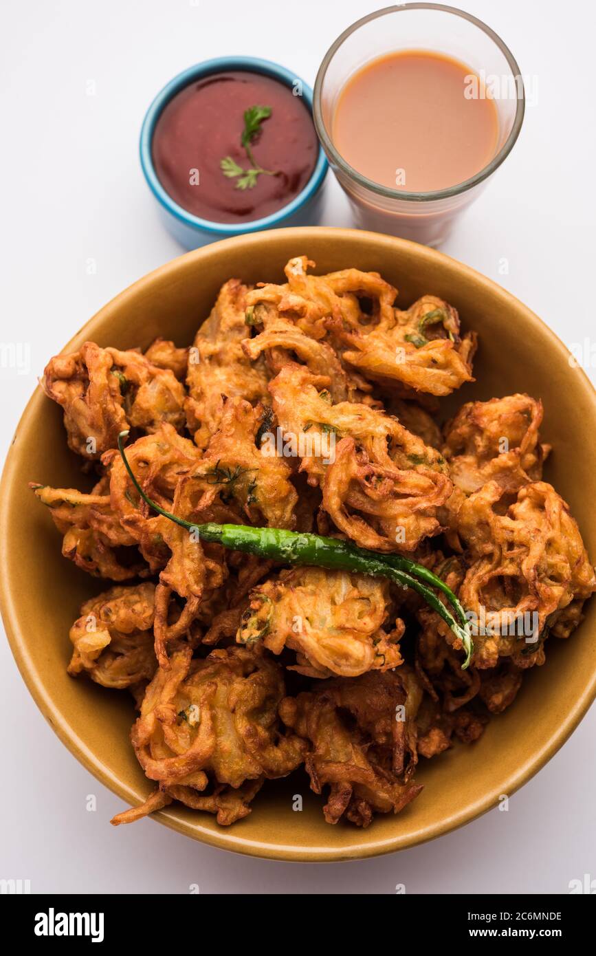 Fried onion pakora or Pyaj Pakoda also known as Crispy Kanda bhaji ...