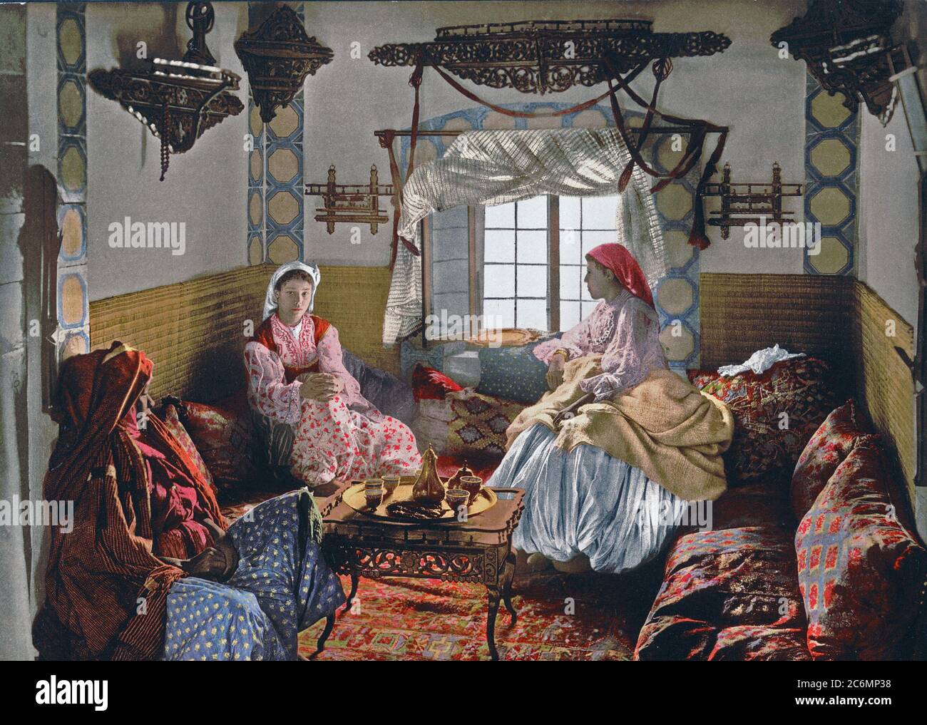 Distinguished moorish women hi-res stock photography and images - Alamy