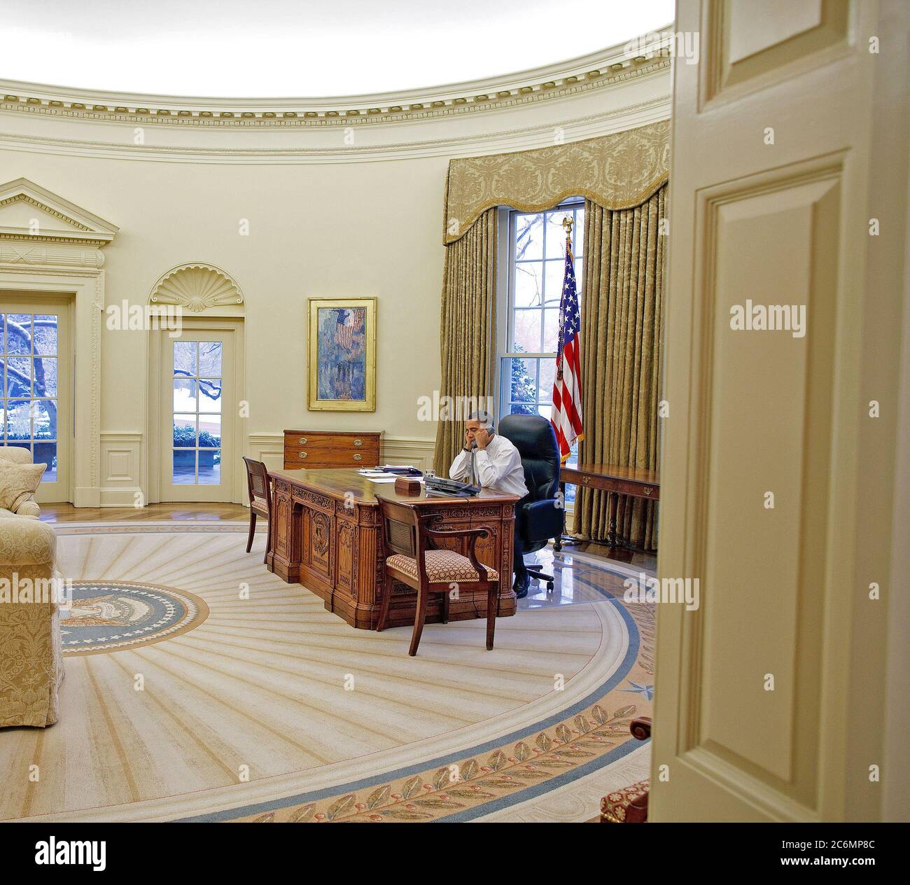 Barack Obama Desk Working High Resolution Stock Photography and Images ...