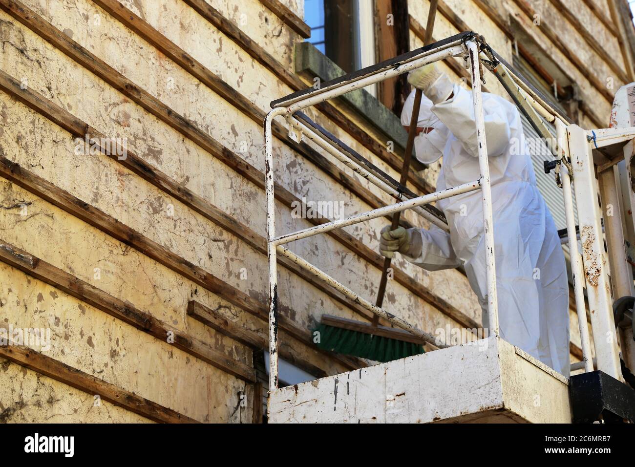 Professional asbestos abatement Stock Photo - Alamy