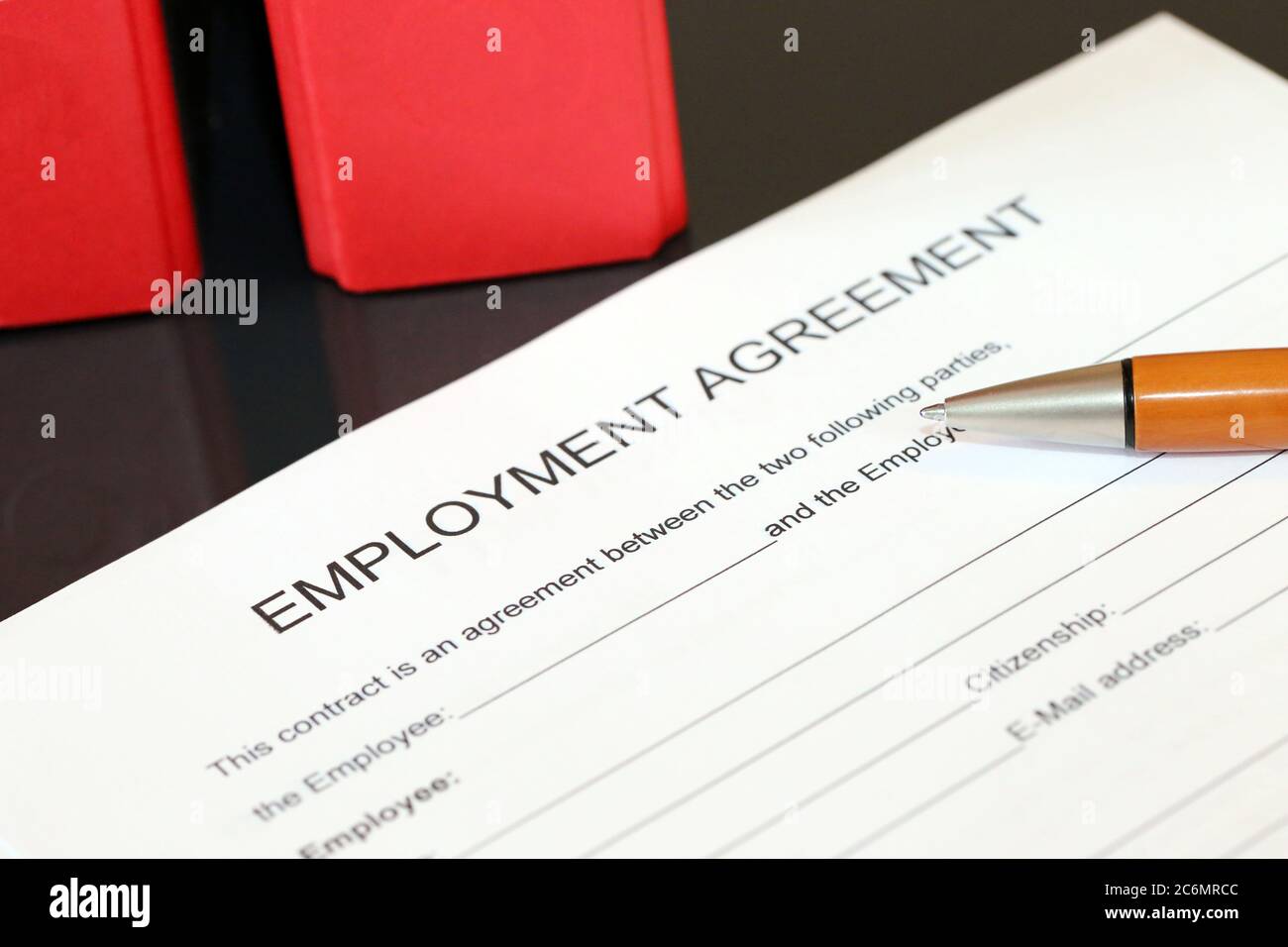 Employment contract hi-res stock photography and images - Alamy