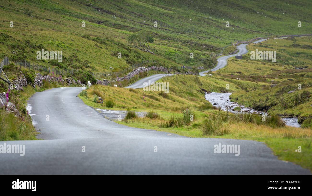 Country road wales mountain hi-res stock photography and images - Alamy