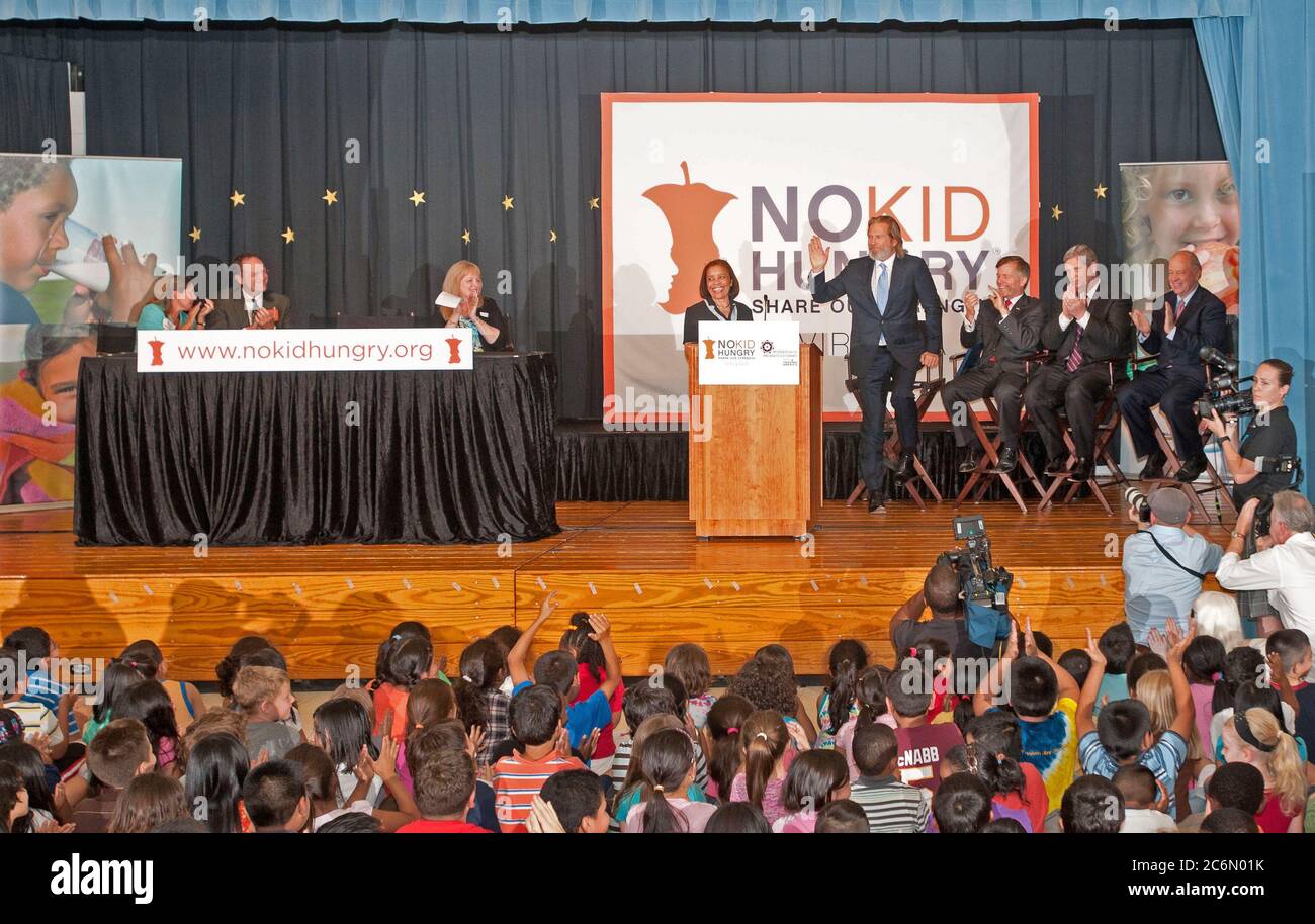 Elementary school principal hi-res stock photography and images - Alamy