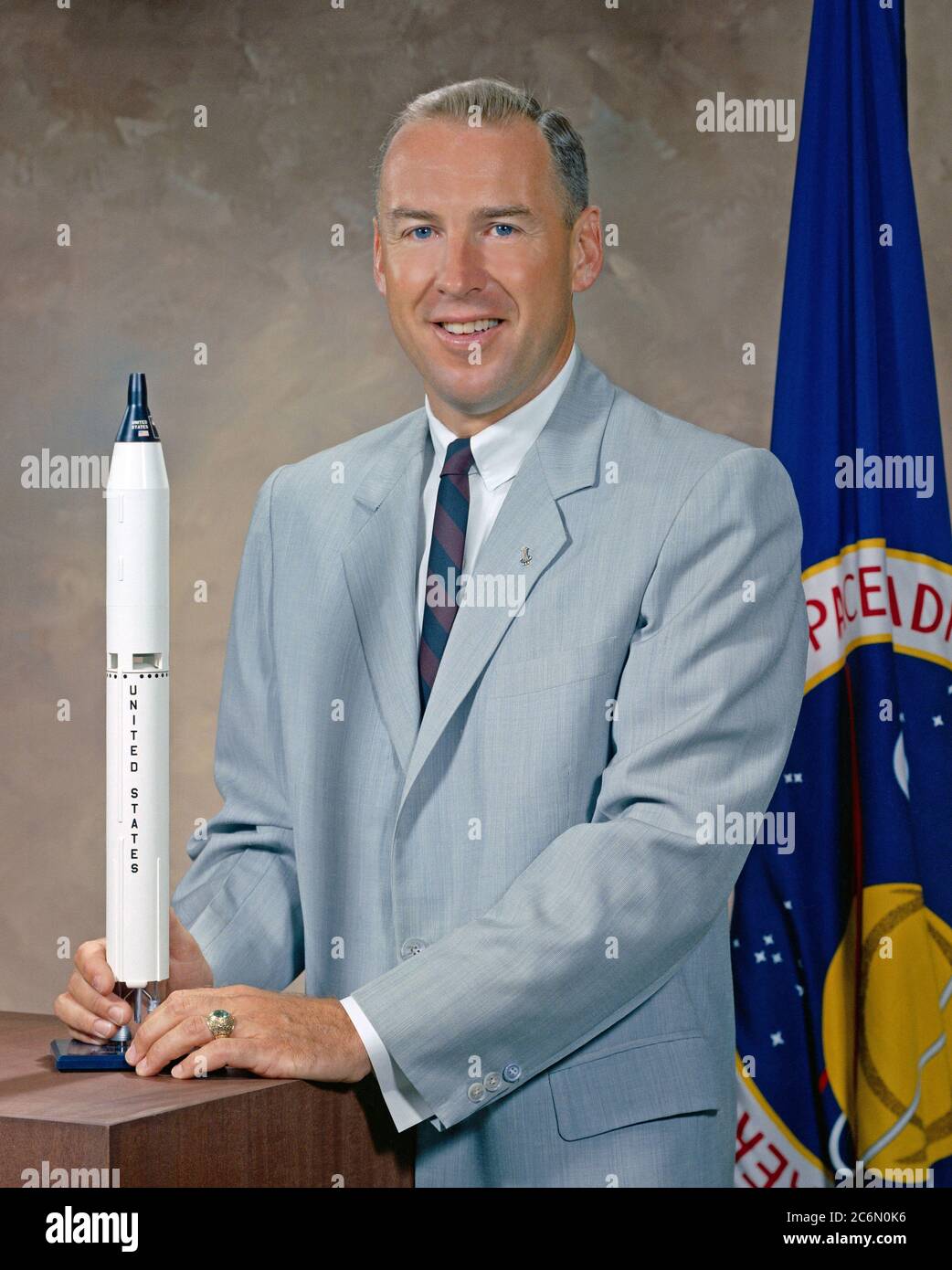 Astronaut portraits hi-res stock photography and images - Alamy