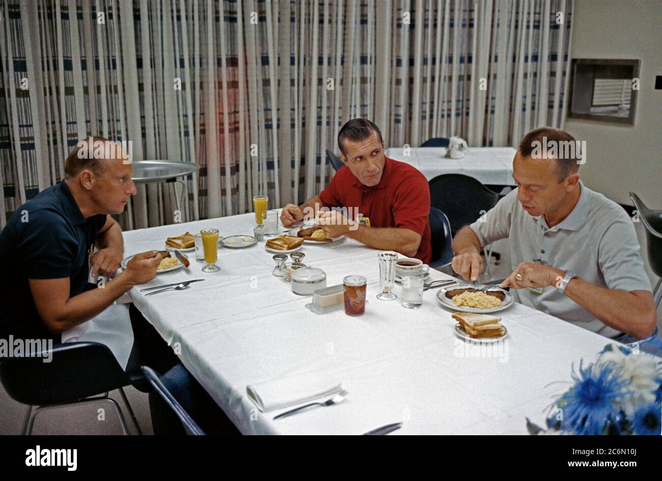 Gemini astronauts breakfast hi-res stock photography and images - Alamy