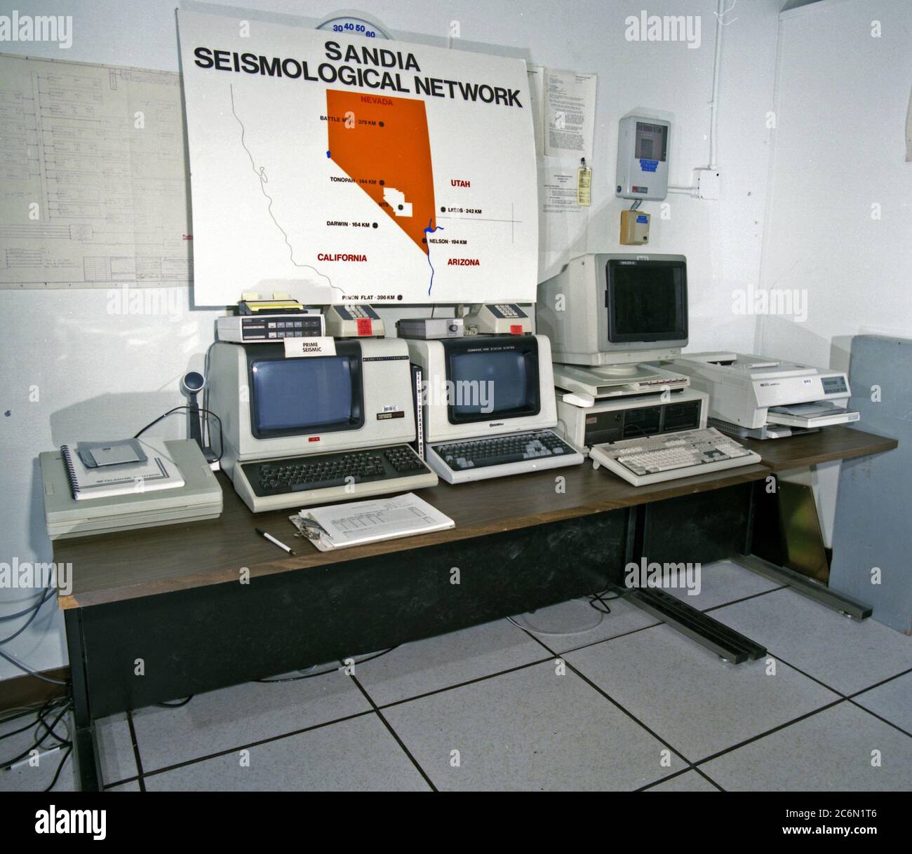 1990s computer room hi-res stock photography and images - Alamy
