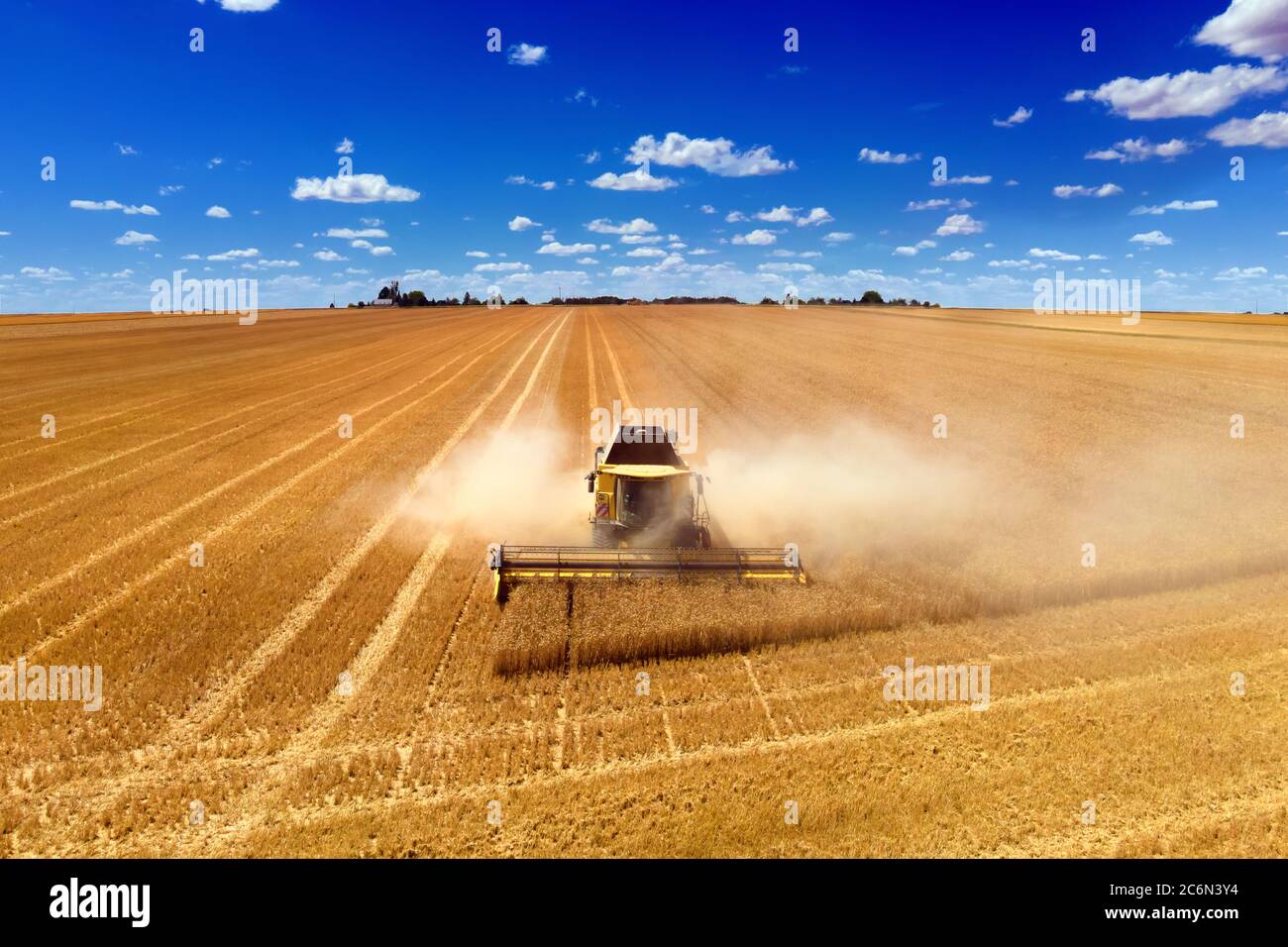 Modern harvesting machine wheat hi-res stock photography and images - Alamy