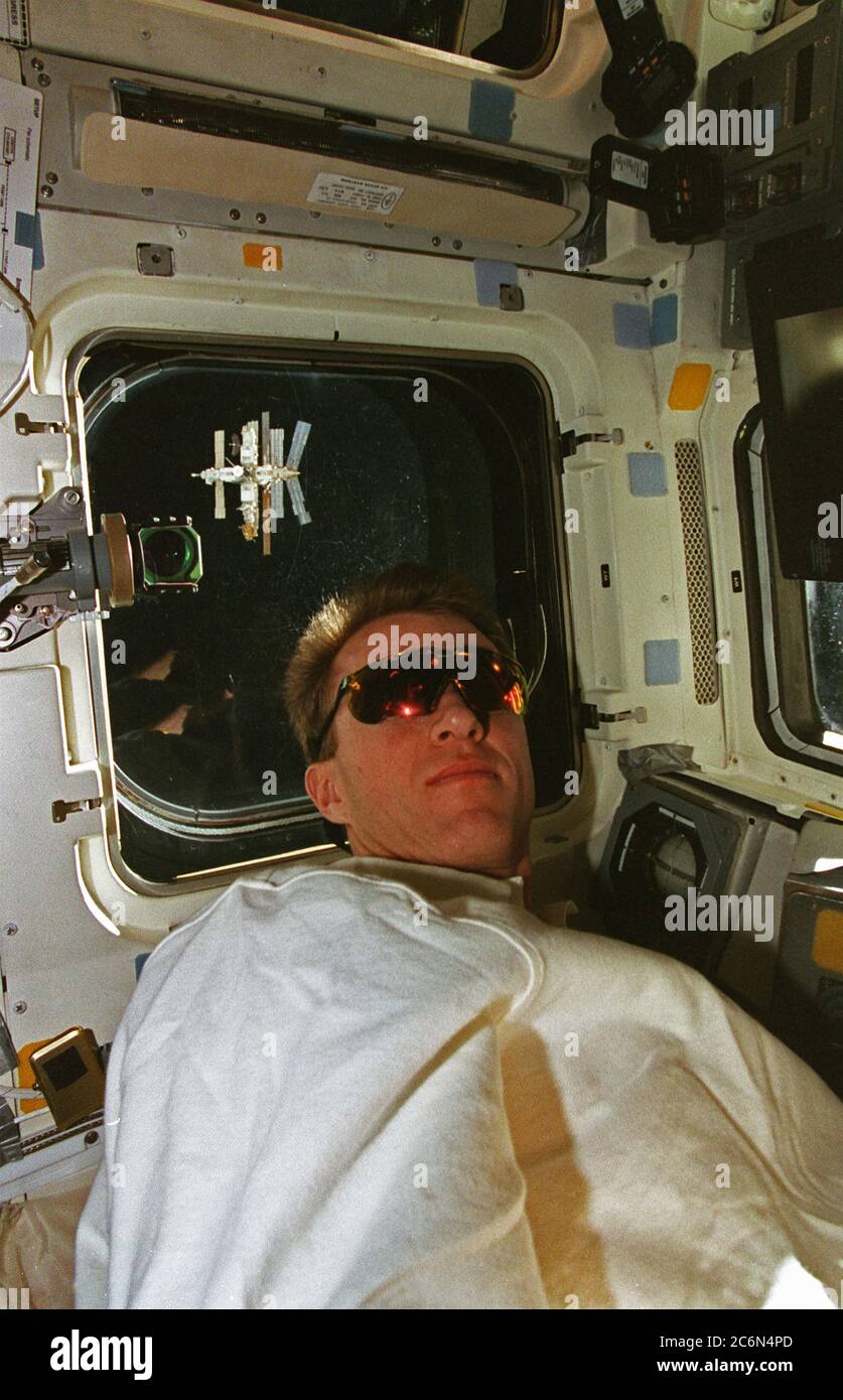 Sts 81 hi-res stock photography and images - Alamy