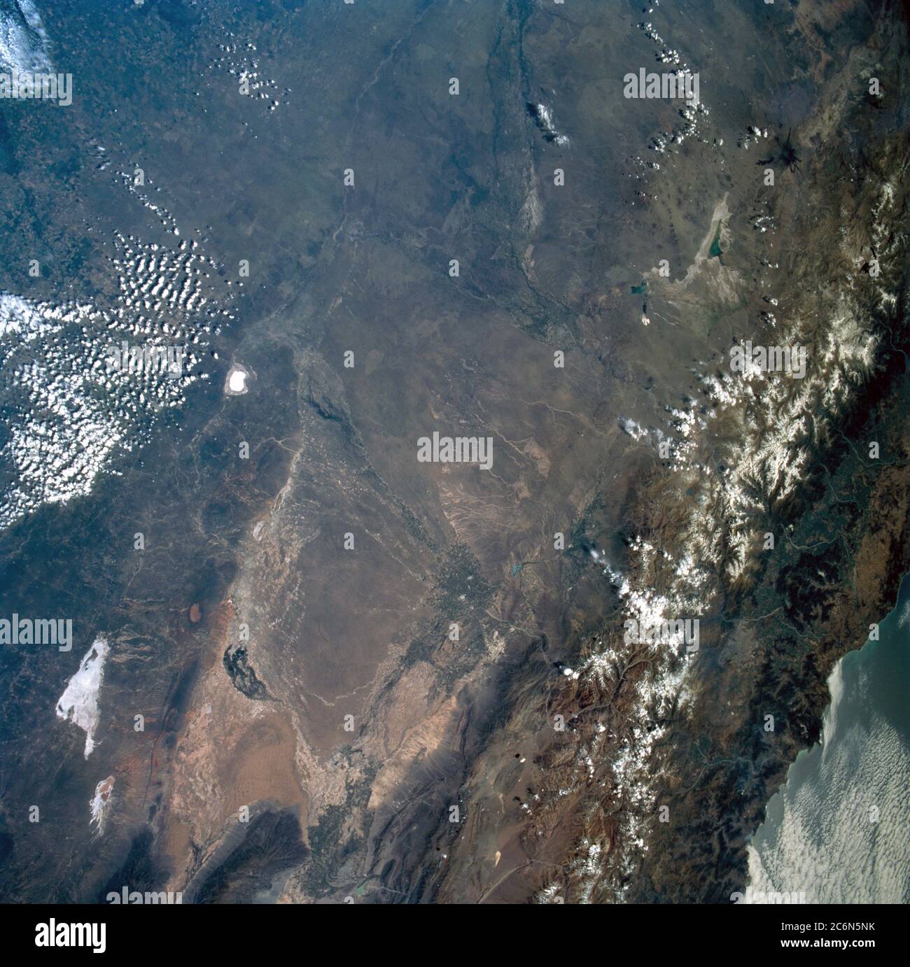 (22-31 Jan. 1998) --- This near-nadir picture of the central Andes ...