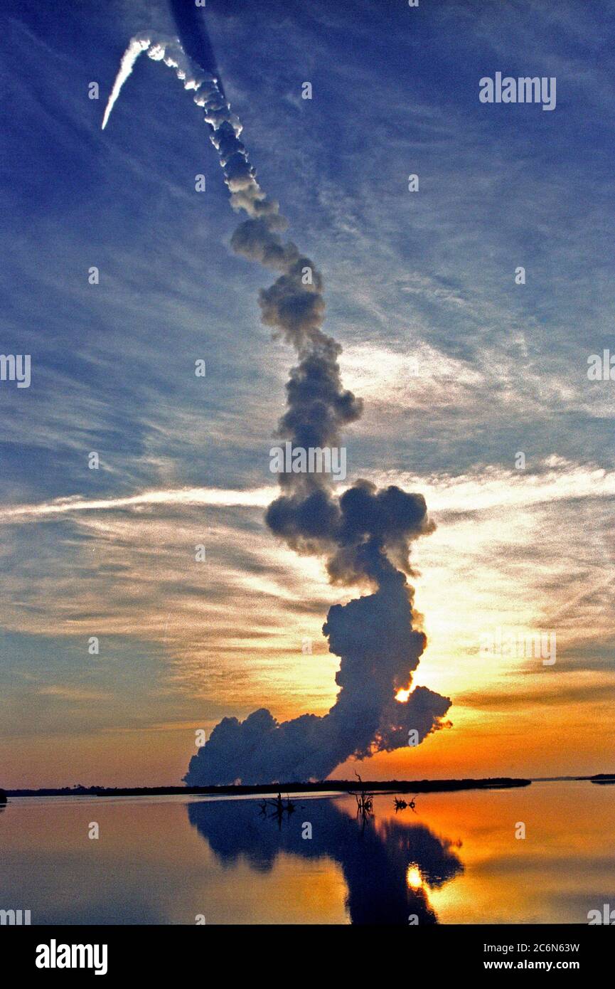STS-96 LAUNCH FROM BANANA CREEK VIEWING SITE Stock Photo - Alamy
