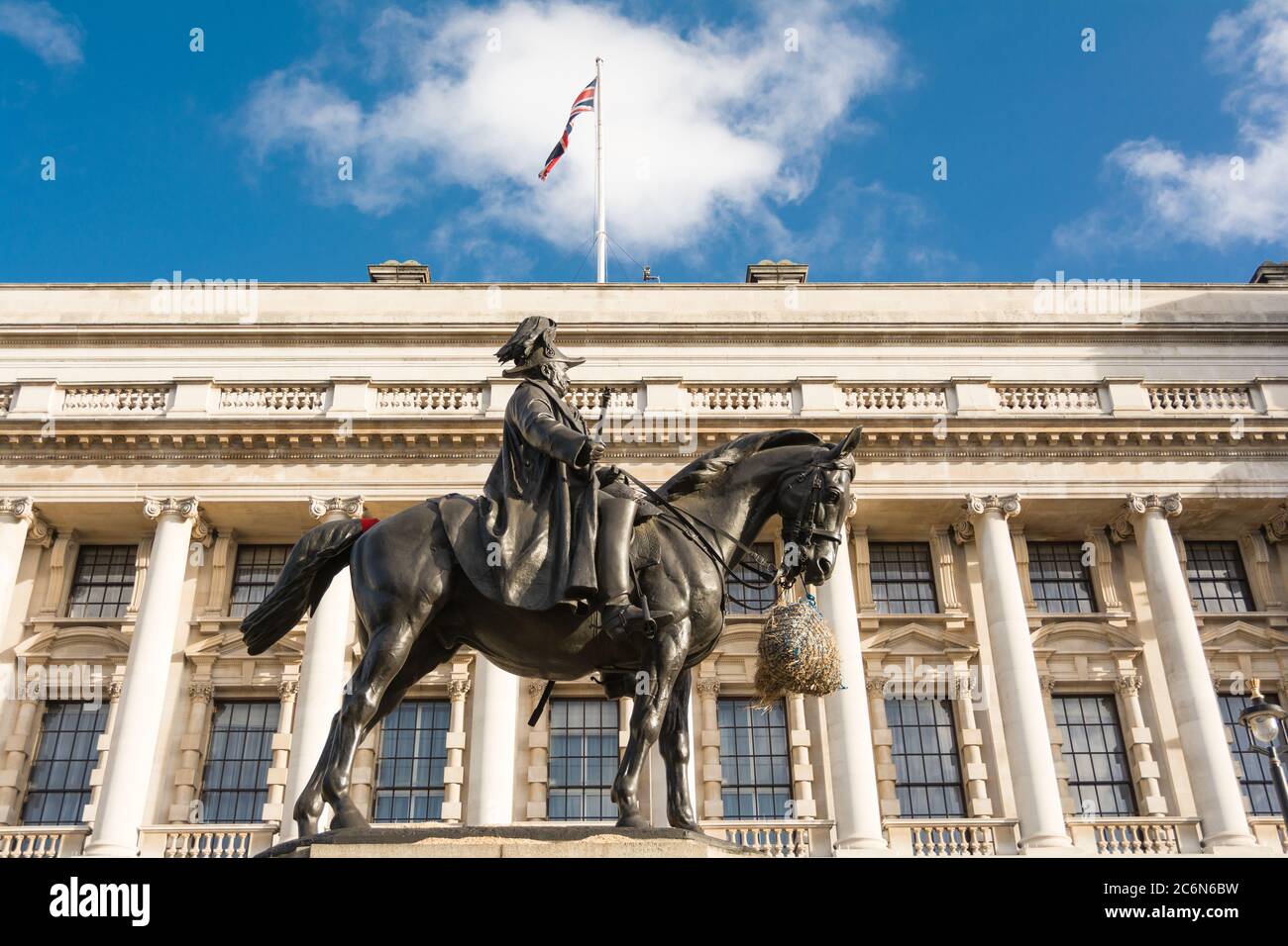 Straw bag england hi-res stock photography and images - Alamy
