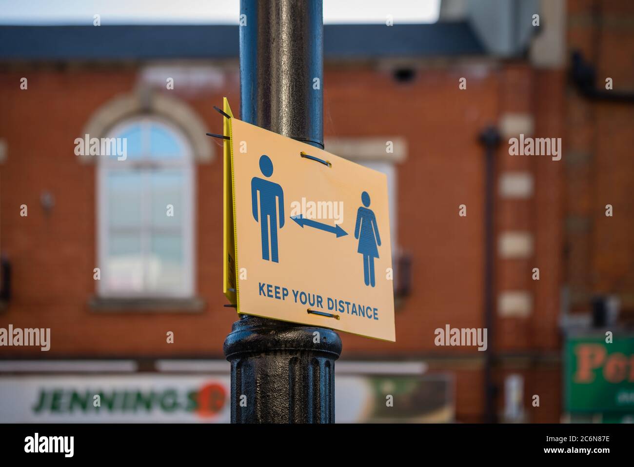 Keep your distance signs hi-res stock photography and images - Alamy