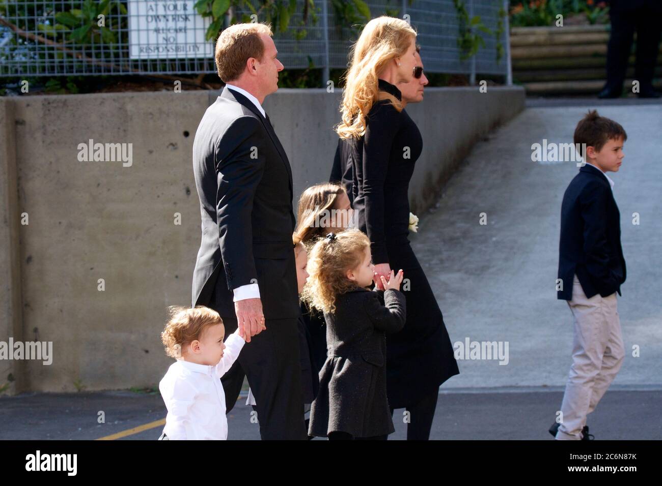 Nicole Kidman, husband Keith Urban and family arrive for the funeral of ...
