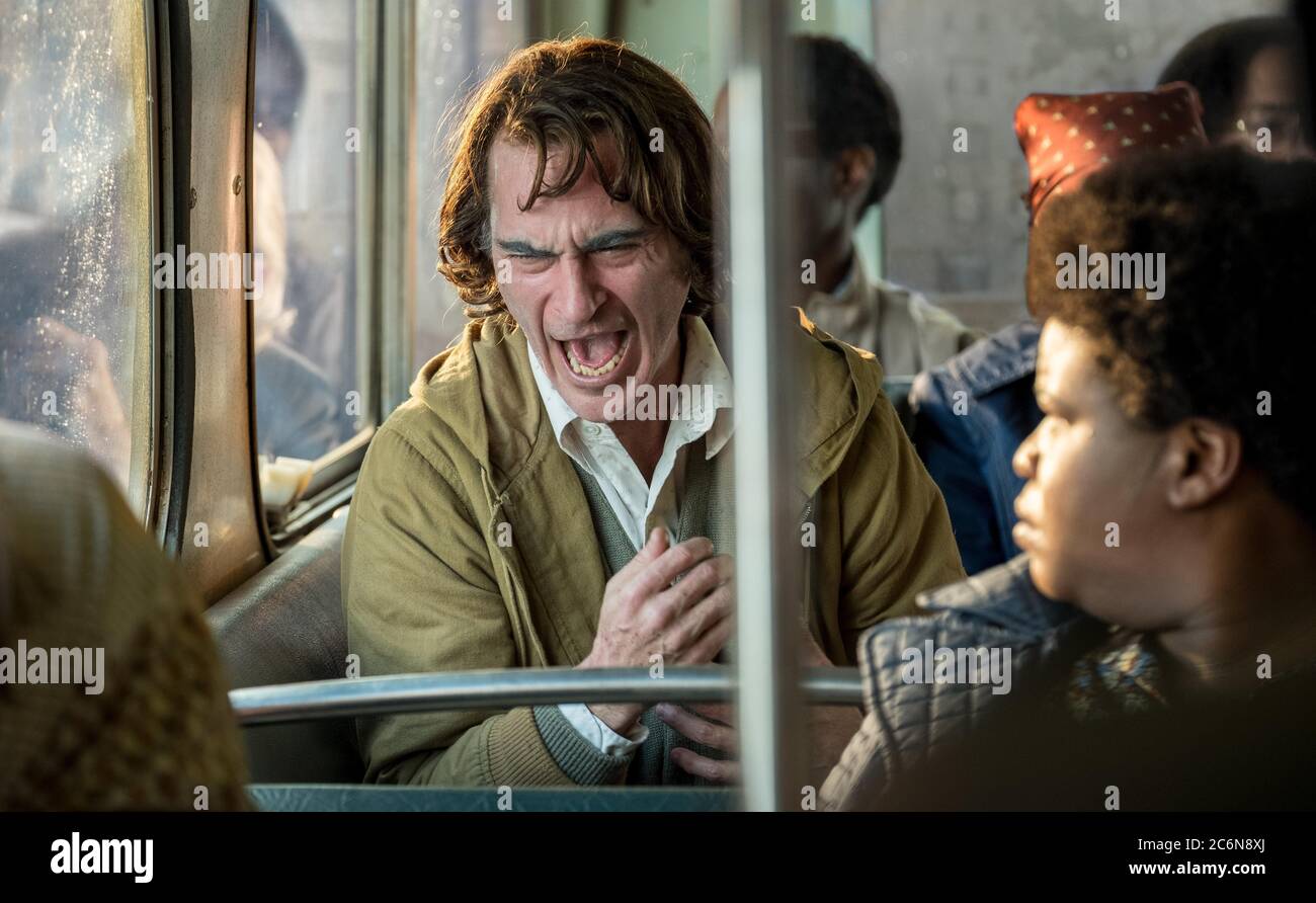 JOAQUIN PHOENIX in JOKER (2019), directed by TODD PHILLIPS. Credit: DC ...