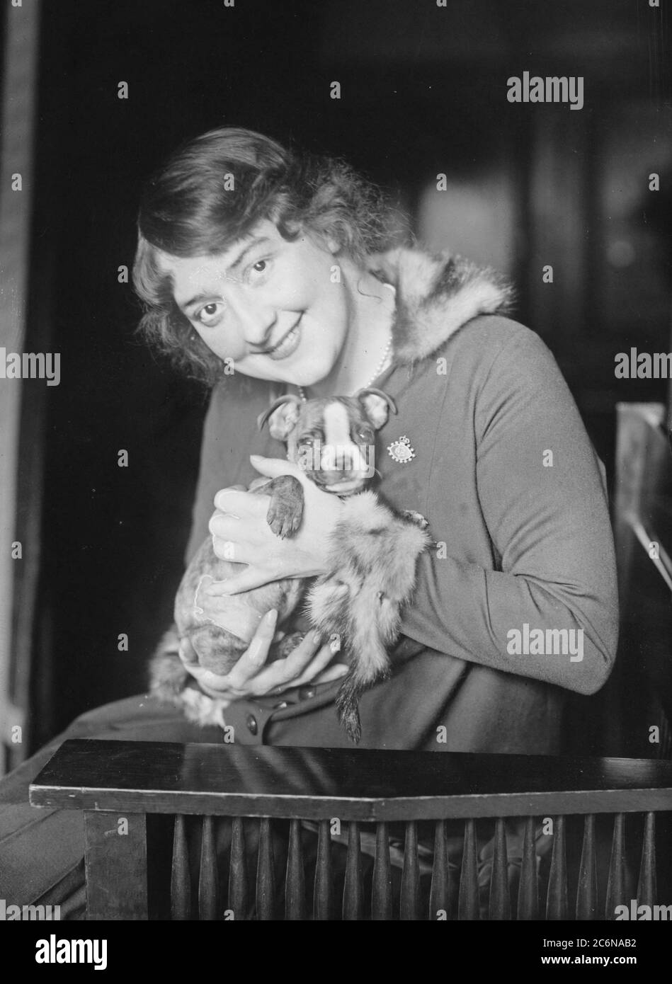 Anna Fitziu (1887-1967), an American soprano opera singer with a dog ...