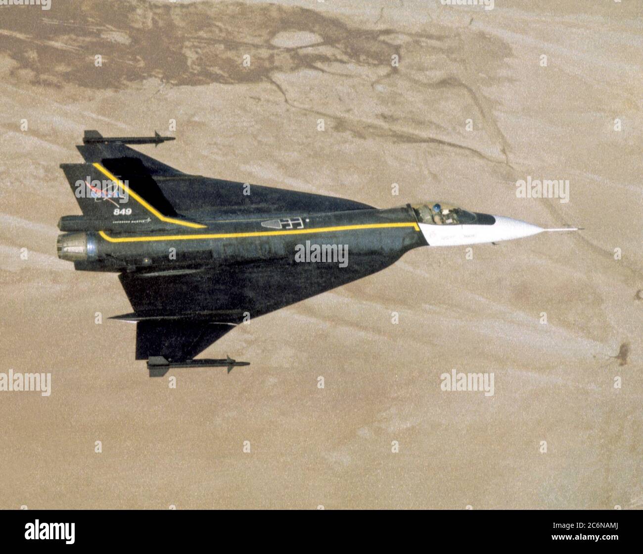 F 16xl hi-res stock photography and images - Alamy