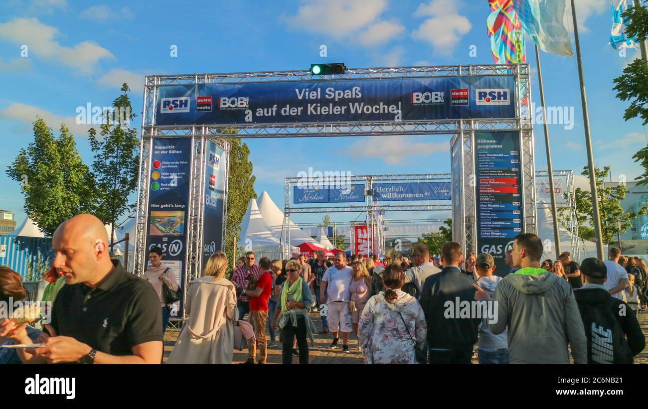 Kiel week hi-res stock photography and images - Alamy