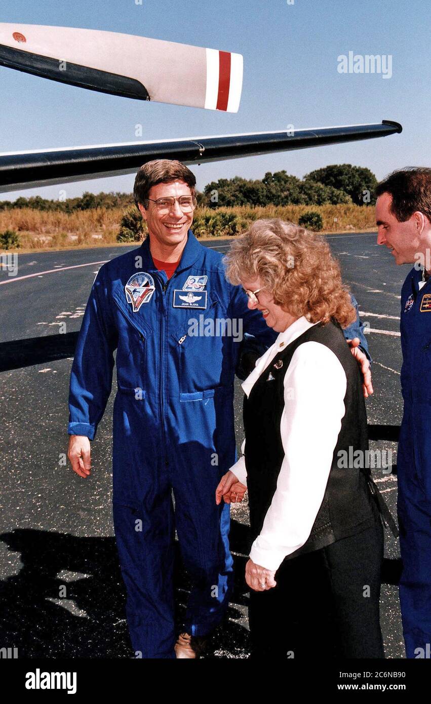 Returning NASA astronaut and former Mir 22 crew member John E. Blaha ...