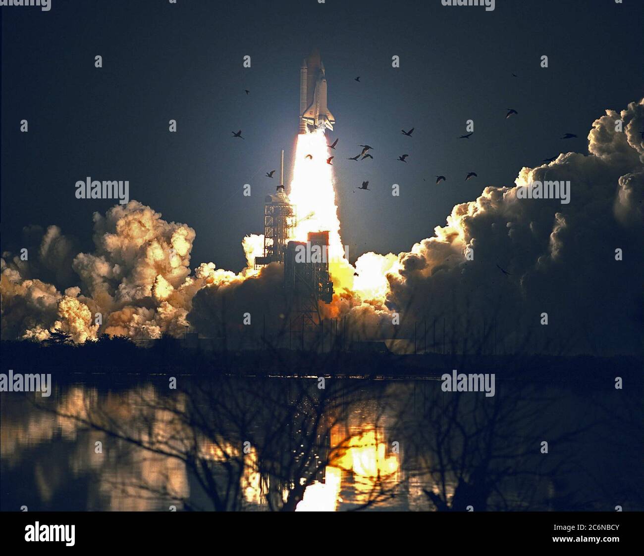 Space shuttle launch smoke hi-res stock photography and images - Alamy