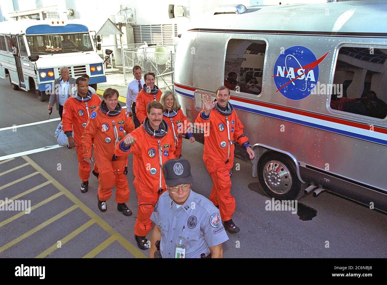 Sts 85 hi-res stock photography and images - Alamy