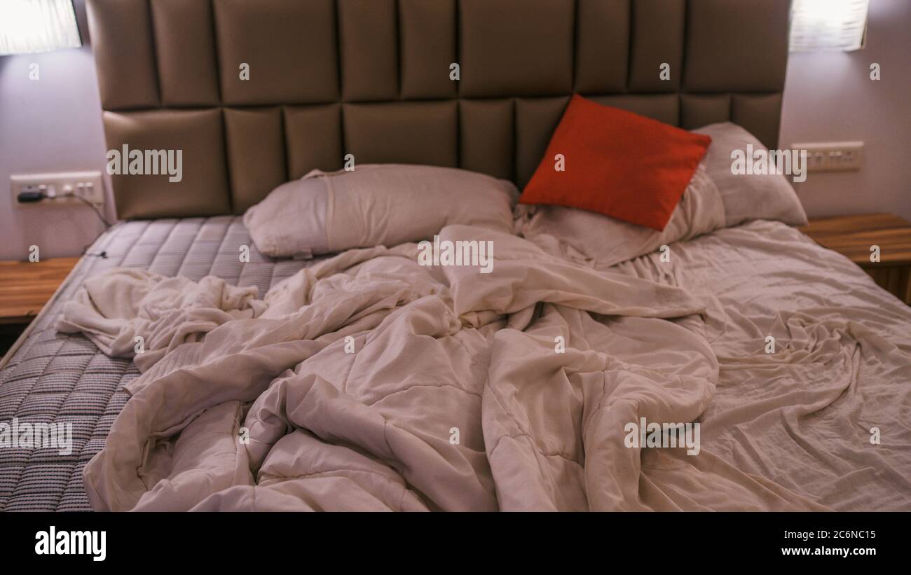 Wrinkled blanket hi-res stock photography and images - Alamy