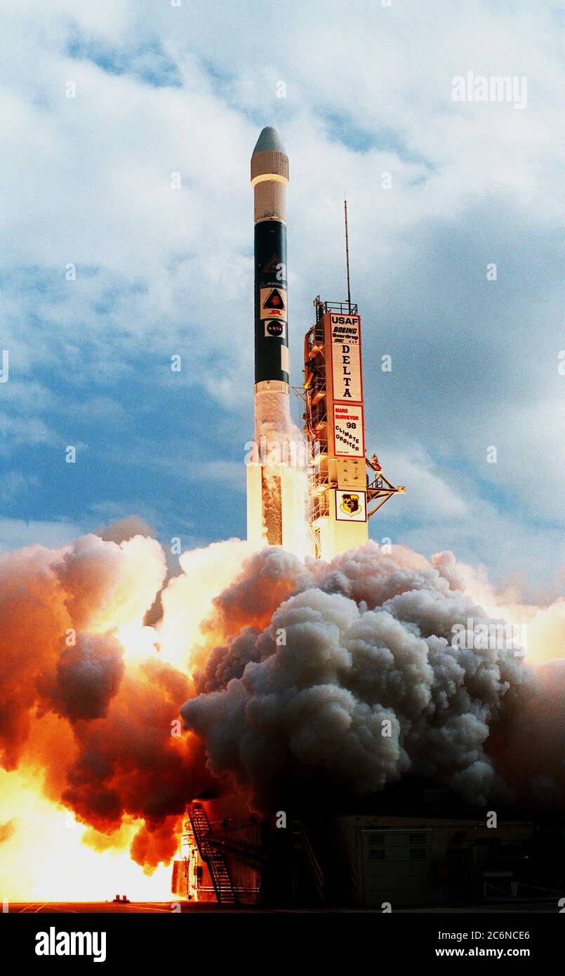 First rocket battery hi-res stock photography and images - Alamy