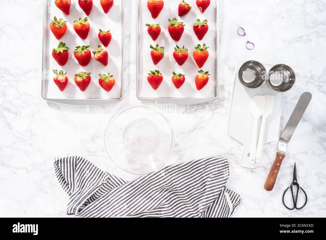 Flat lay. Making white and dark chocolate dipped strawberries Stock ...