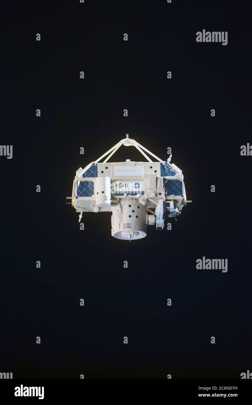 (15 August 1997) --- The Cryogenic Infrared Spectrometers and ...