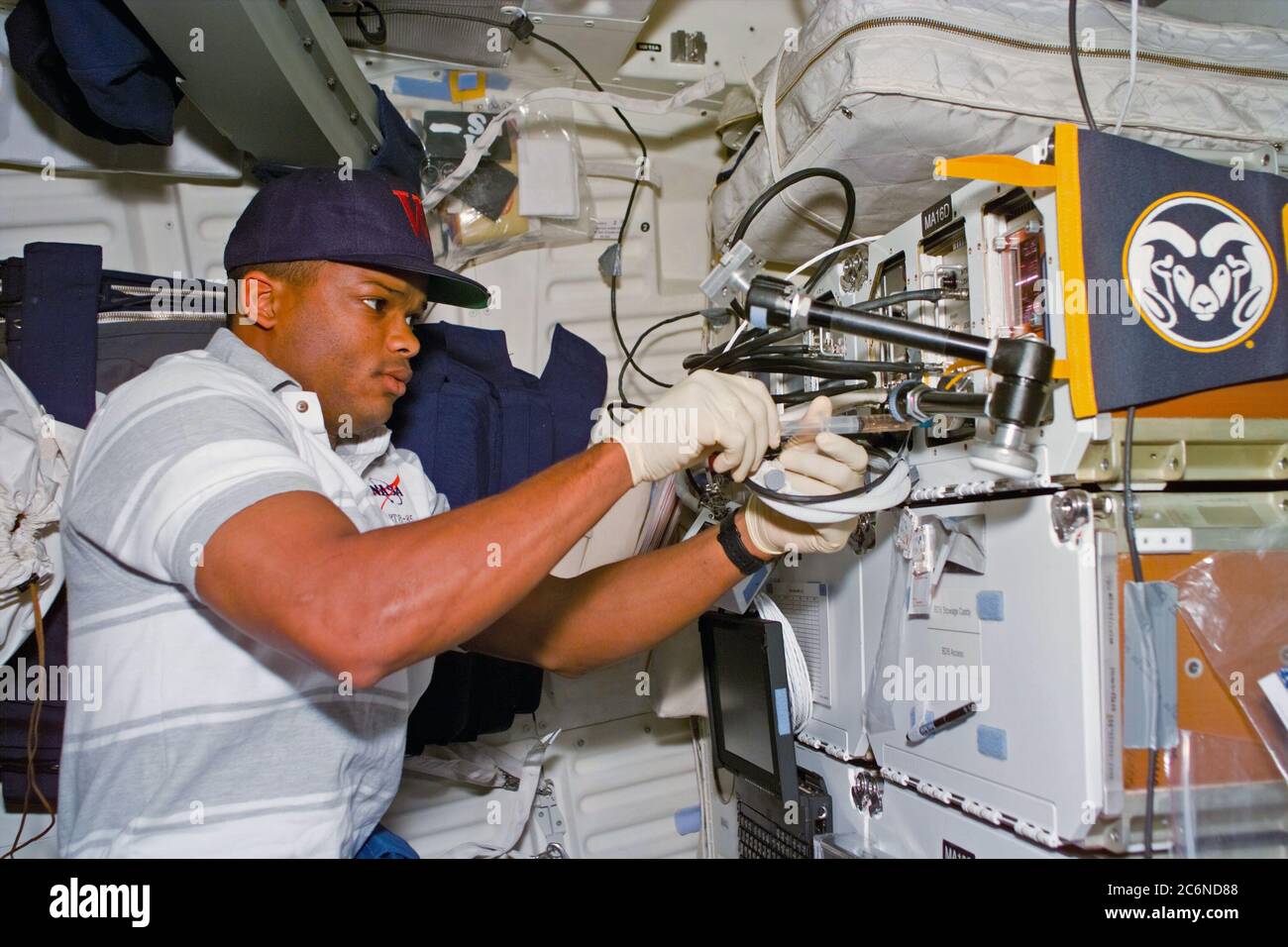Bioreactor demonstration system hi-res stock photography and images - Alamy