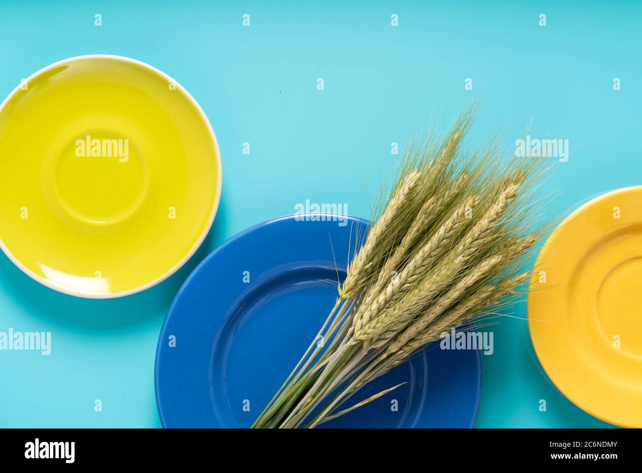Harvest, spelt grain and spelt ears, isolated Stock Photo - Alamy