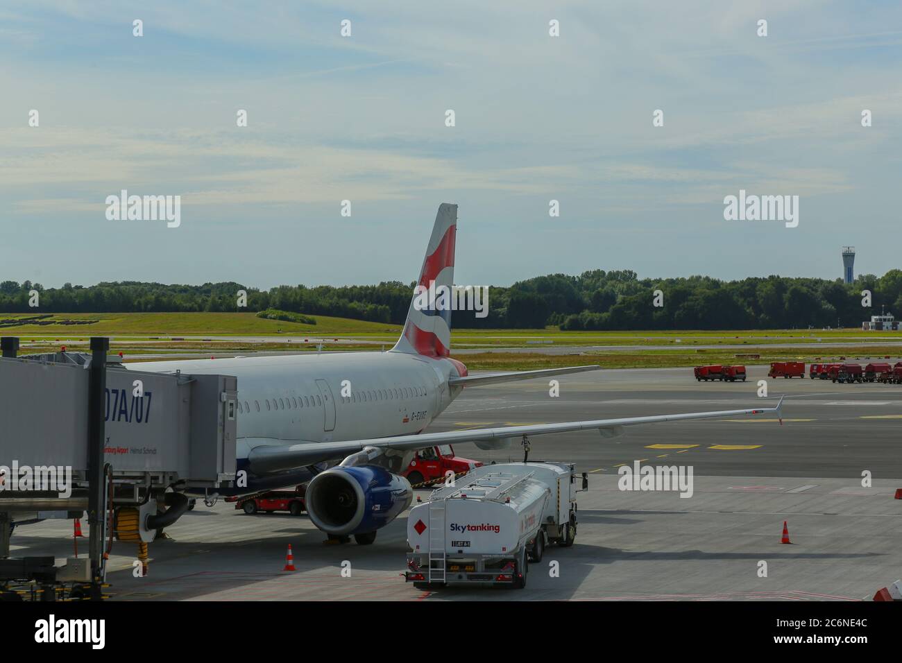 Hamburg airport hi-res stock photography and images - Alamy