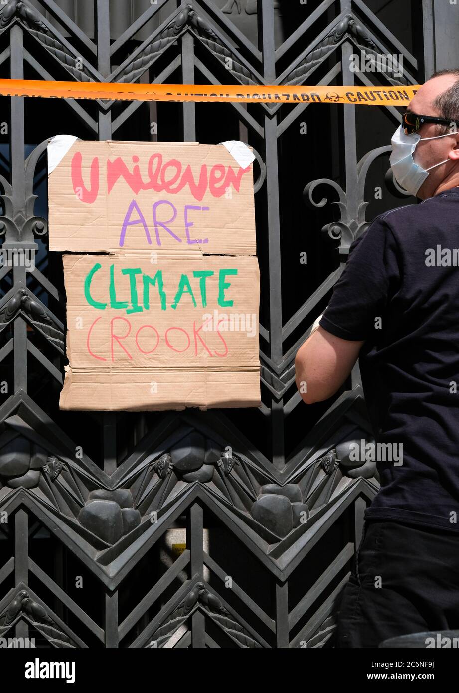 100 victoria embankment hi-res stock photography and images - Alamy